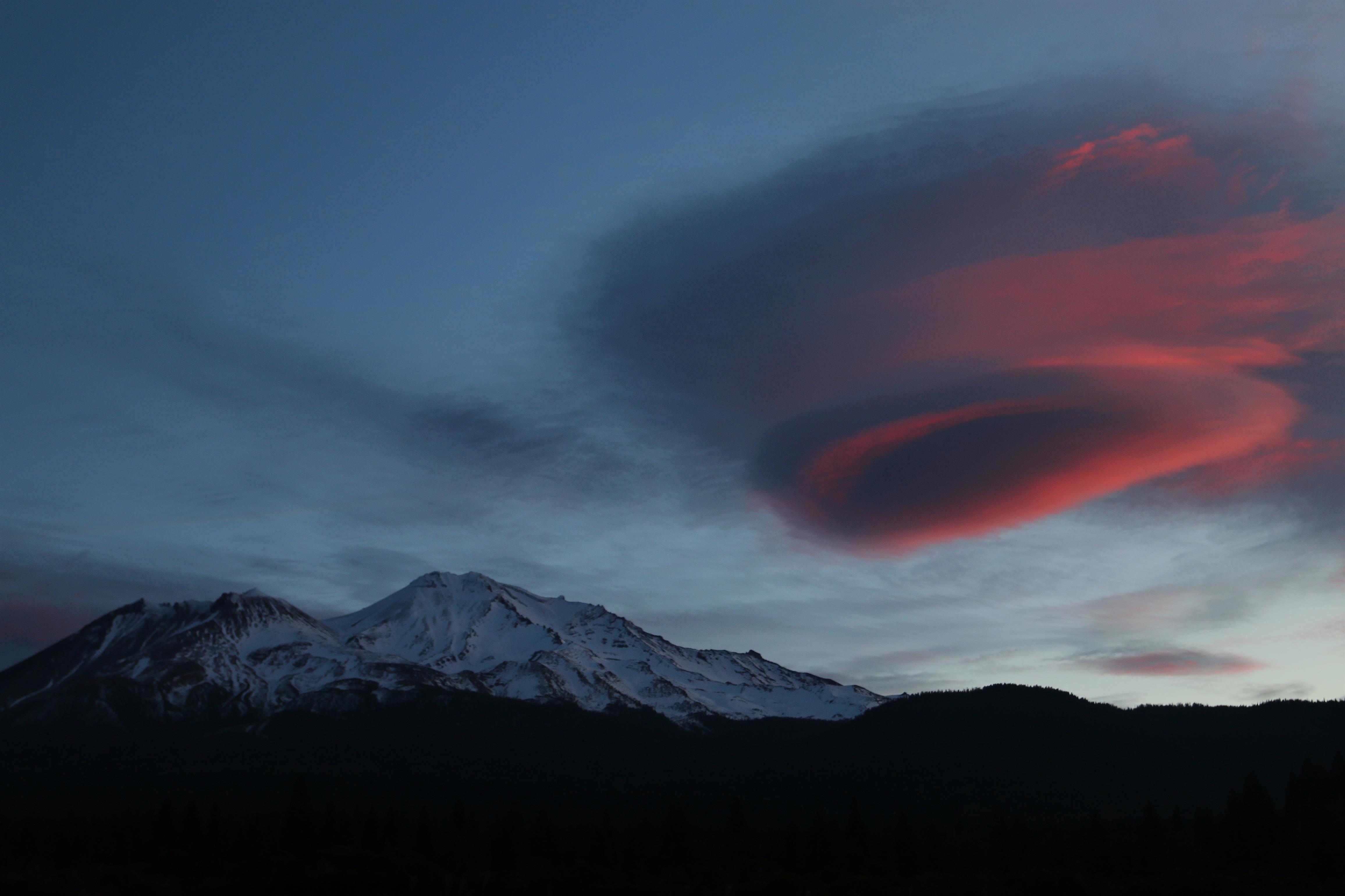 A Stunning Dawn Pyrotechnic Display Above Mount Shasta | Hike Mt. Shasta